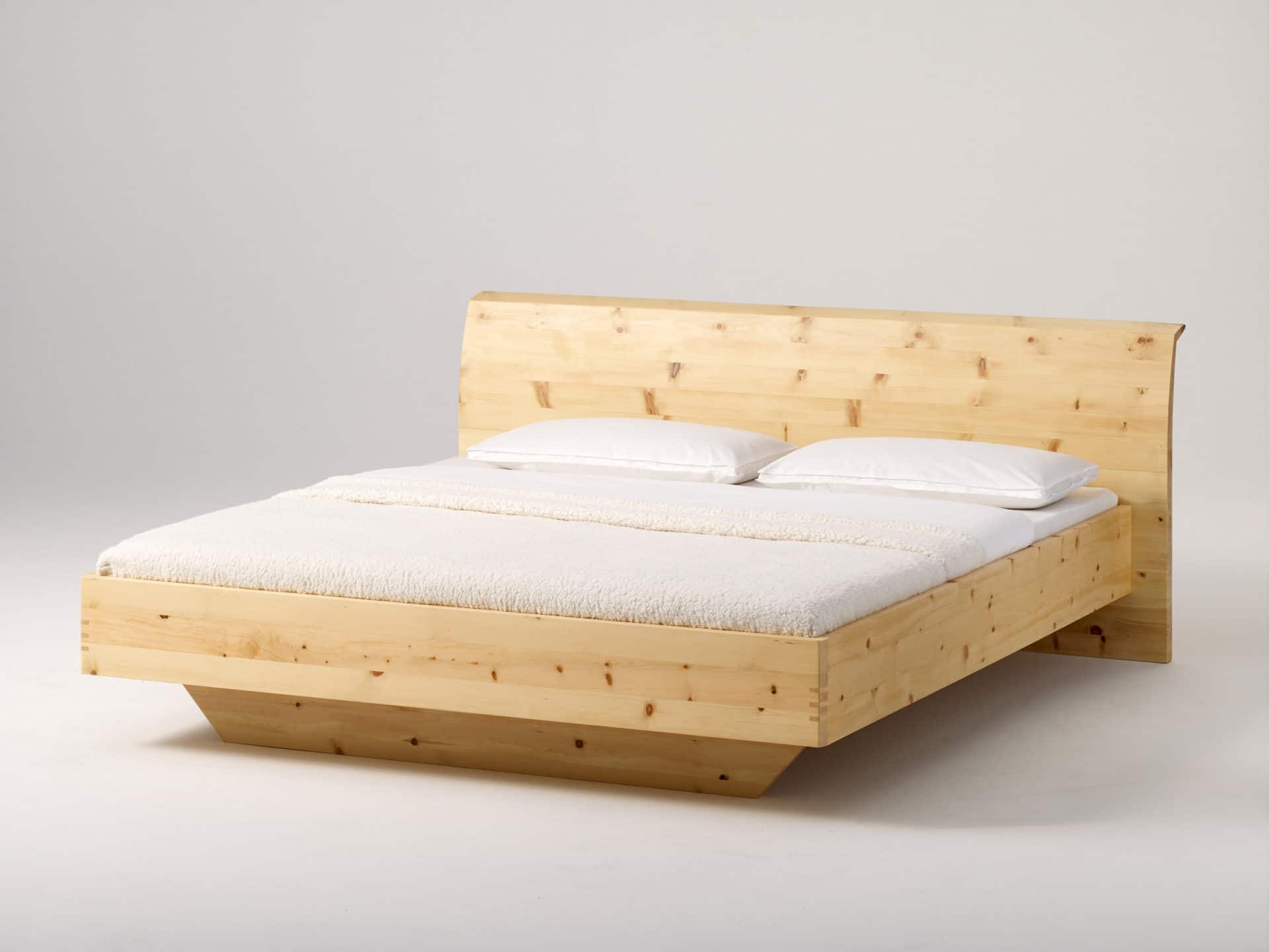 Bett Rio in Zirbenholz - Hartmann Naturmöbel